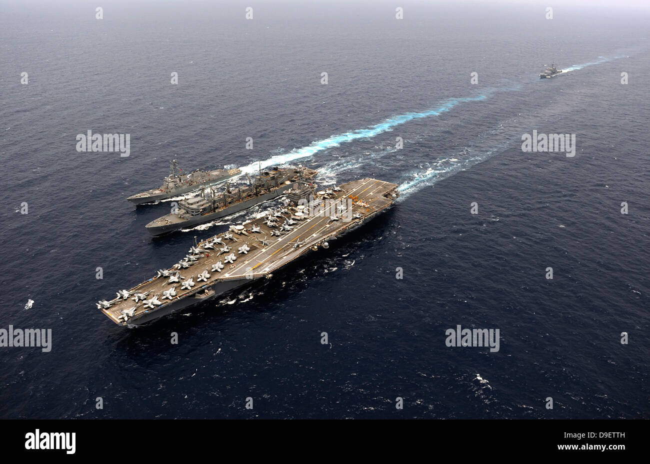 Fast carrier task force hi-res stock photography and images - Alamy
