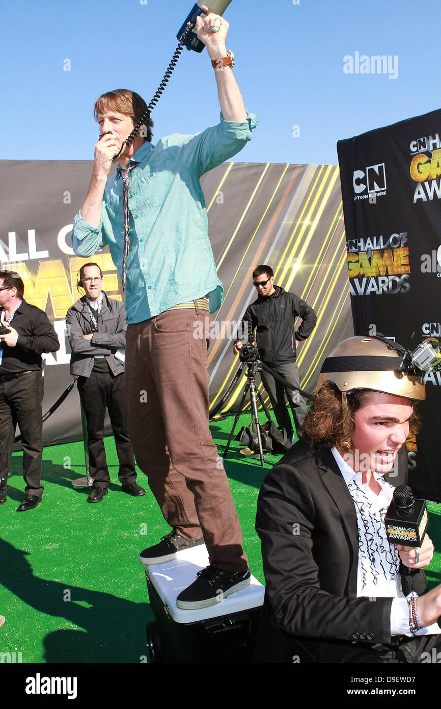 Jackson Rogow and skateboarder Tony Hawks Cartoon Network 'Hall of Game ...