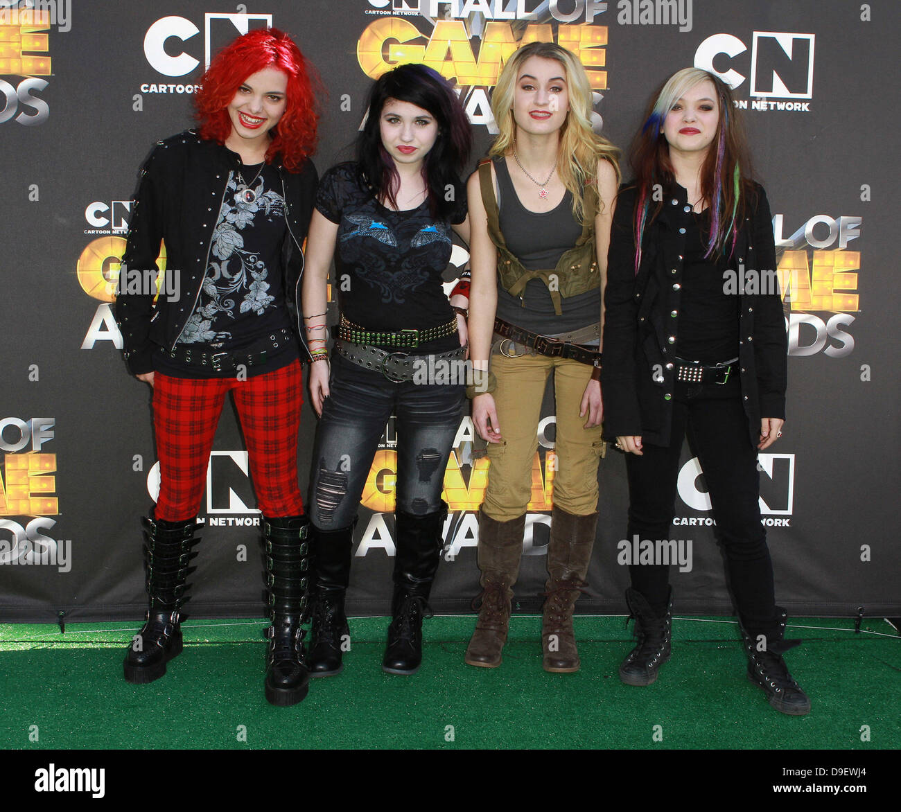 Bomb cartoon hi-res stock photography and images - Alamy