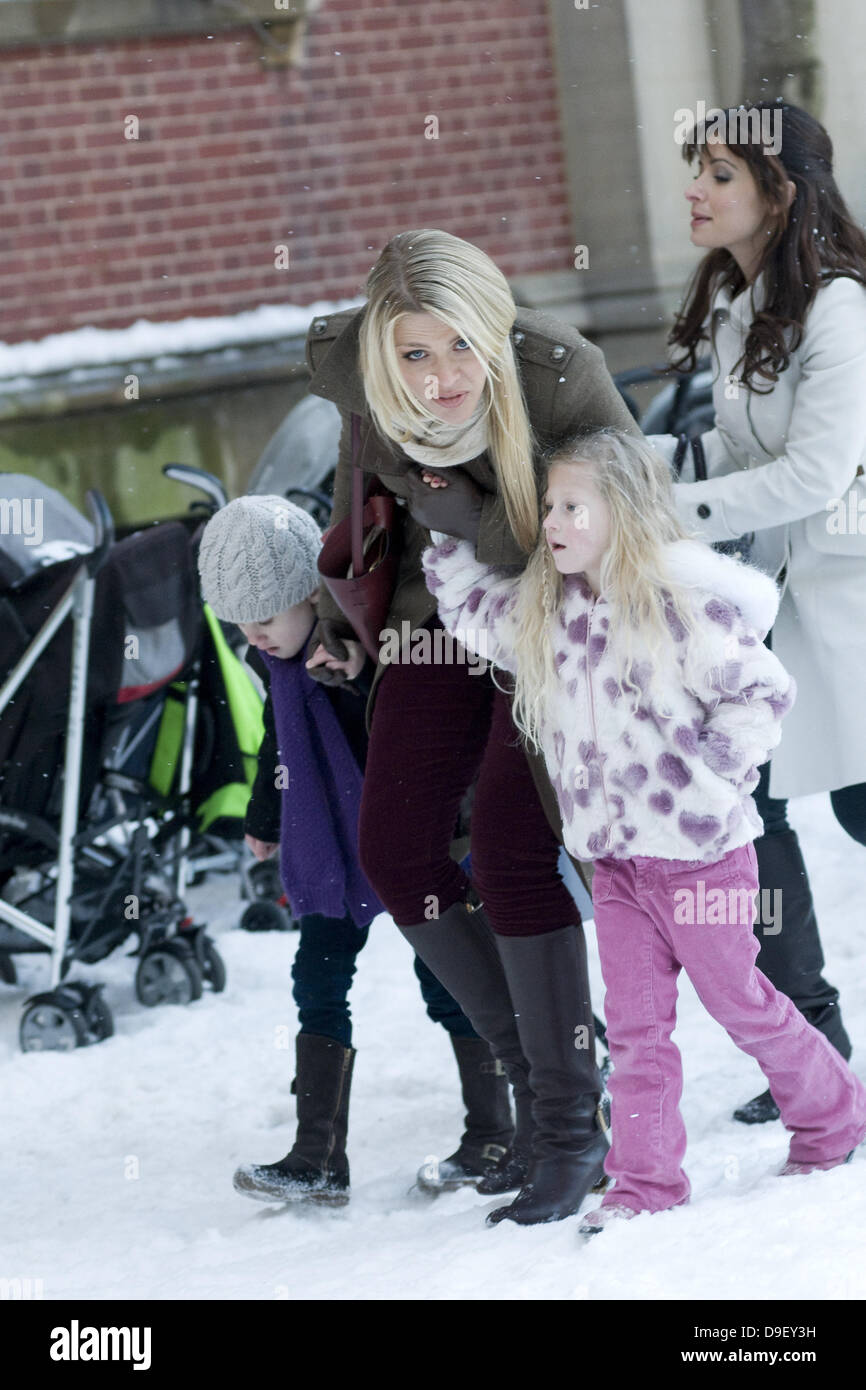 Busy Phillips on the set of 'I Don't Know How She Does It' filming in ...