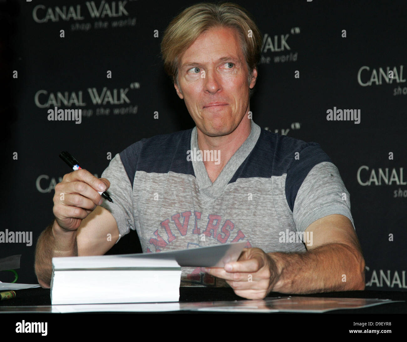 Jack Wagner The Bold and the Beautiful castmembers attend an autograph ...