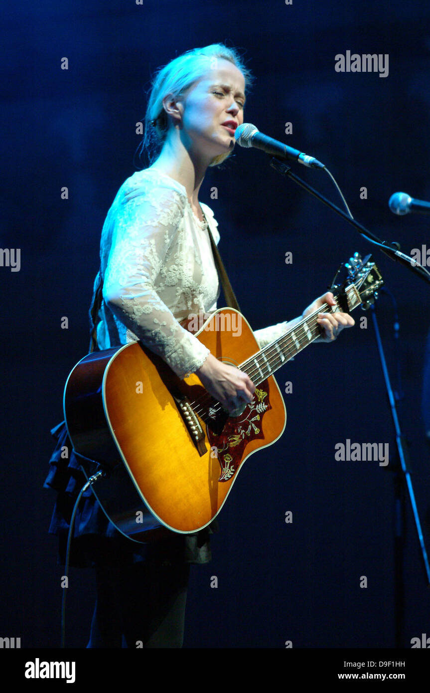 Danish singer hi-res stock photography and images - Alamy