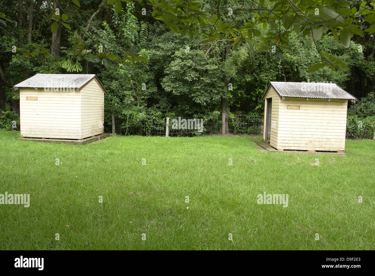 Toilet in bush hi-res stock photography and images - Alamy