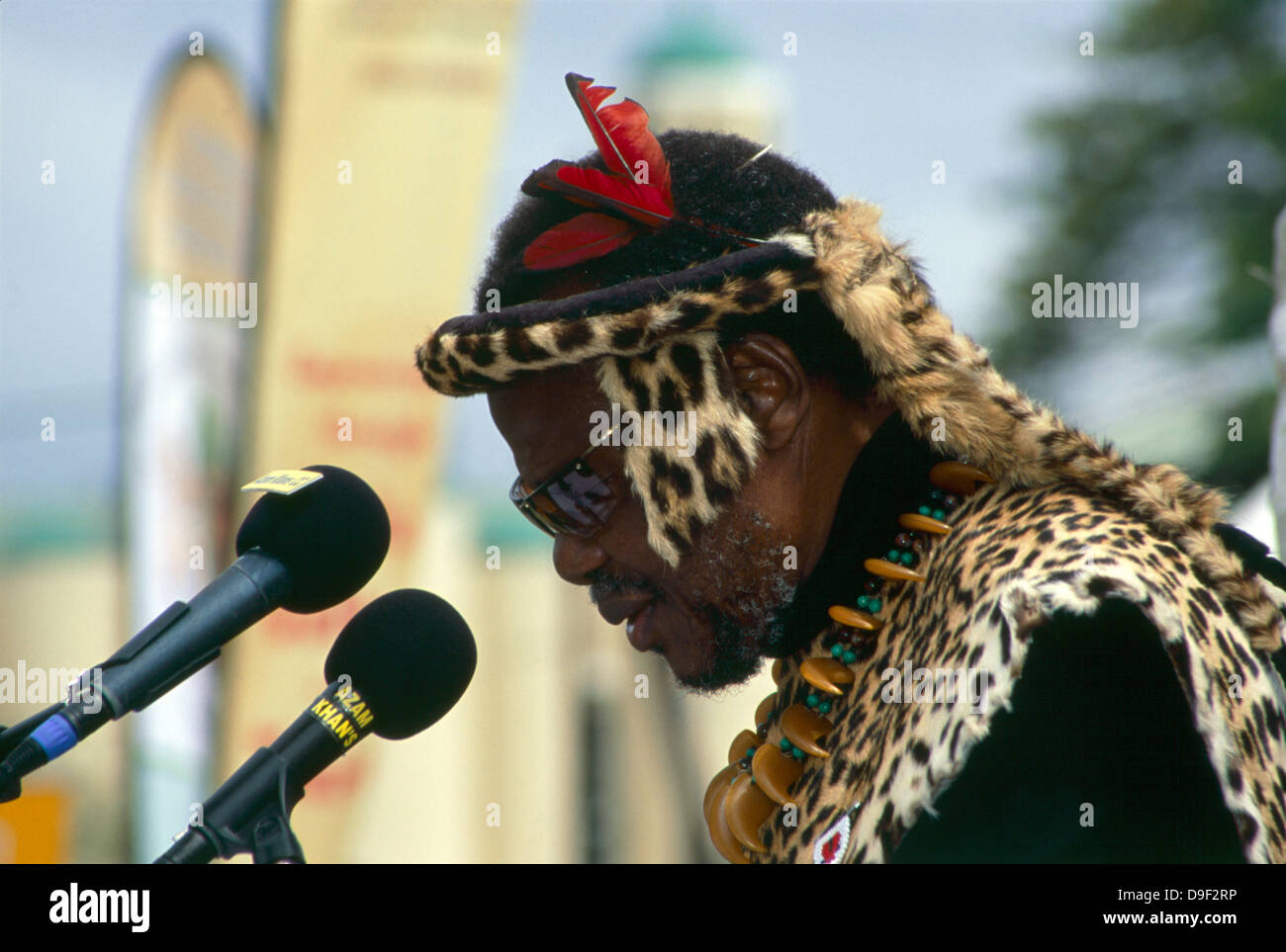 Chief Mangosuthu Buthelezi leader Inkatha Freedom Party government ...