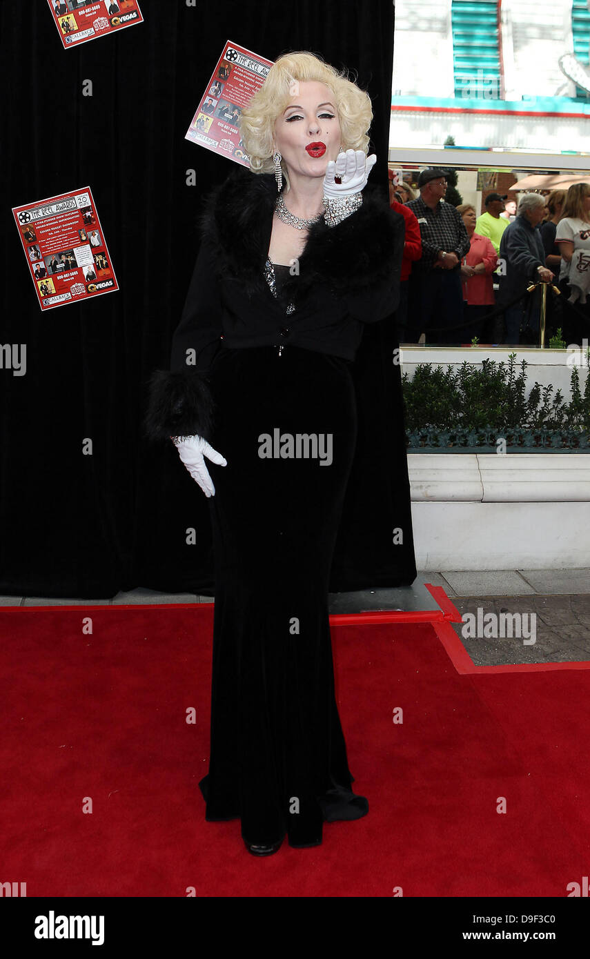 Janet Valentine as MARILYN MONROE THE REEL AWARDS - A Star-Studded Show ...