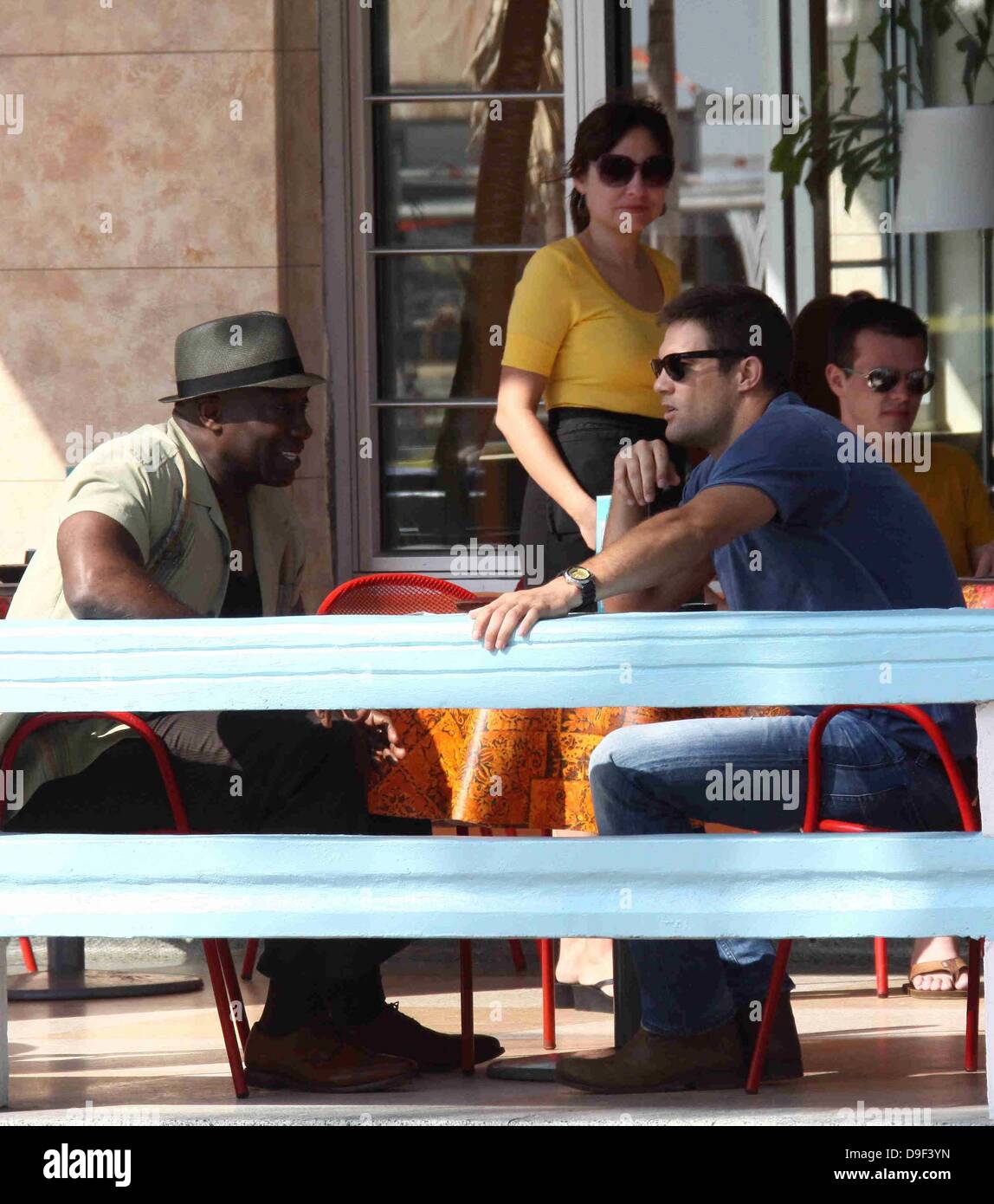 Michael Clarke Duncan and Geoff Stults filming scenes from their new ...