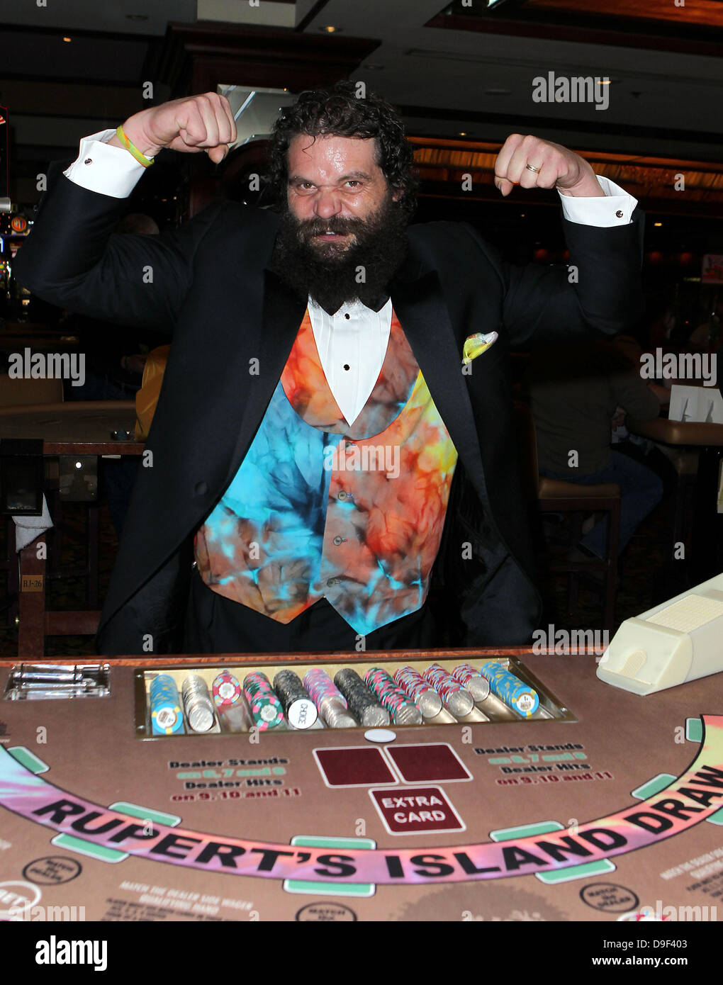 Rupert Boneham signs Autographs for guests and promotes his new game ...