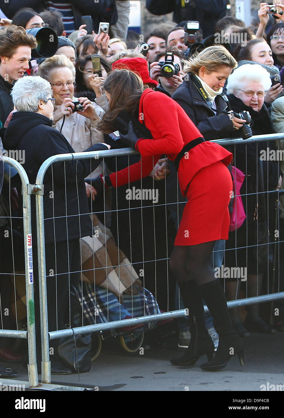 Prince William and Kate Middleton return to St. Andrews university ...