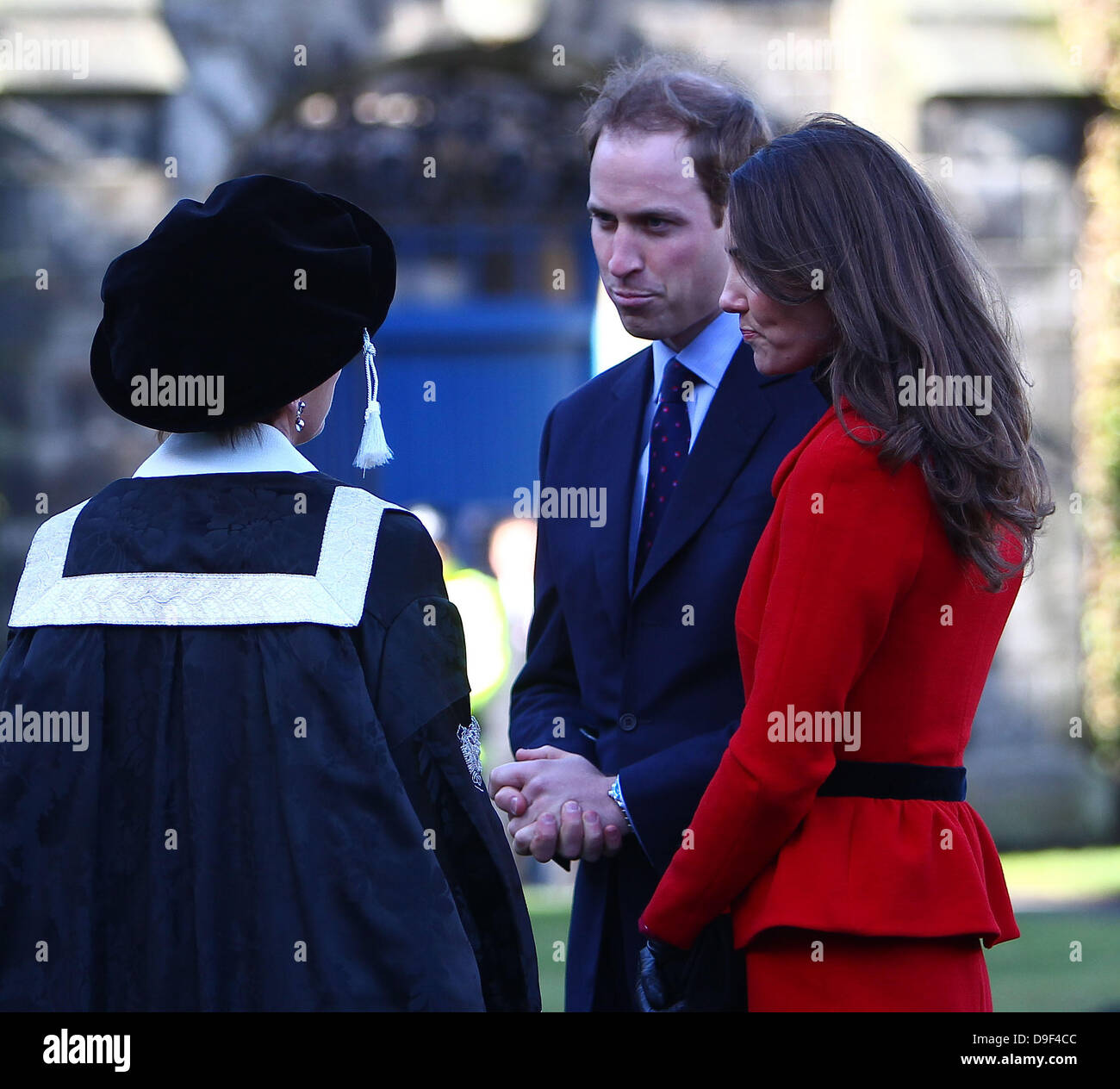 Prince William and Kate Middleton return to St. Andrews university ...