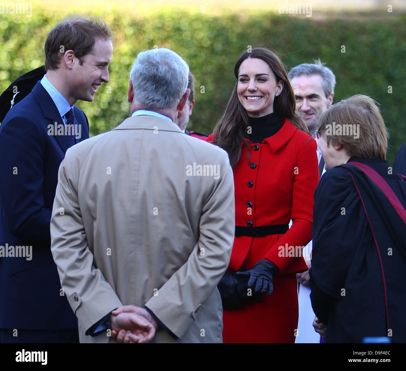 Prince William and Kate Middleton return to St. Andrews university ...