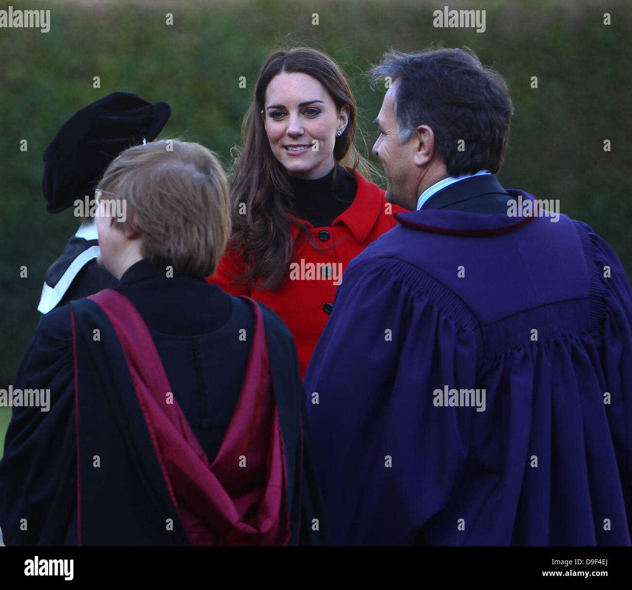 Prince William and Kate Middleton return to St. Andrews university ...