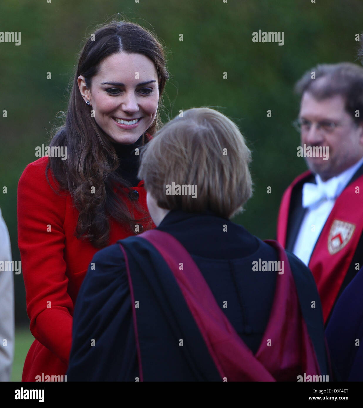 Prince William and Kate Middleton return to St. Andrews university ...