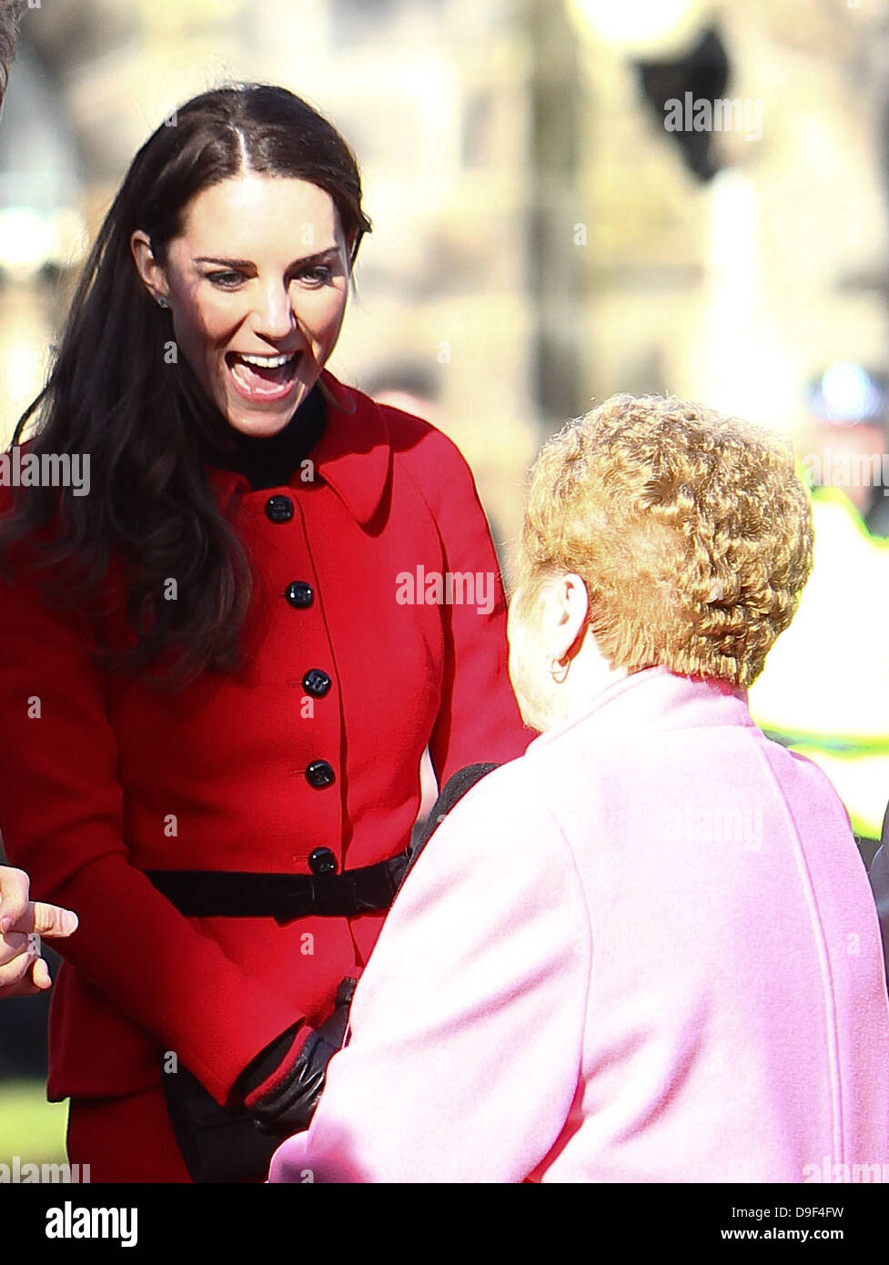 Prince William and Kate Middleton return to St. Andrews university ...