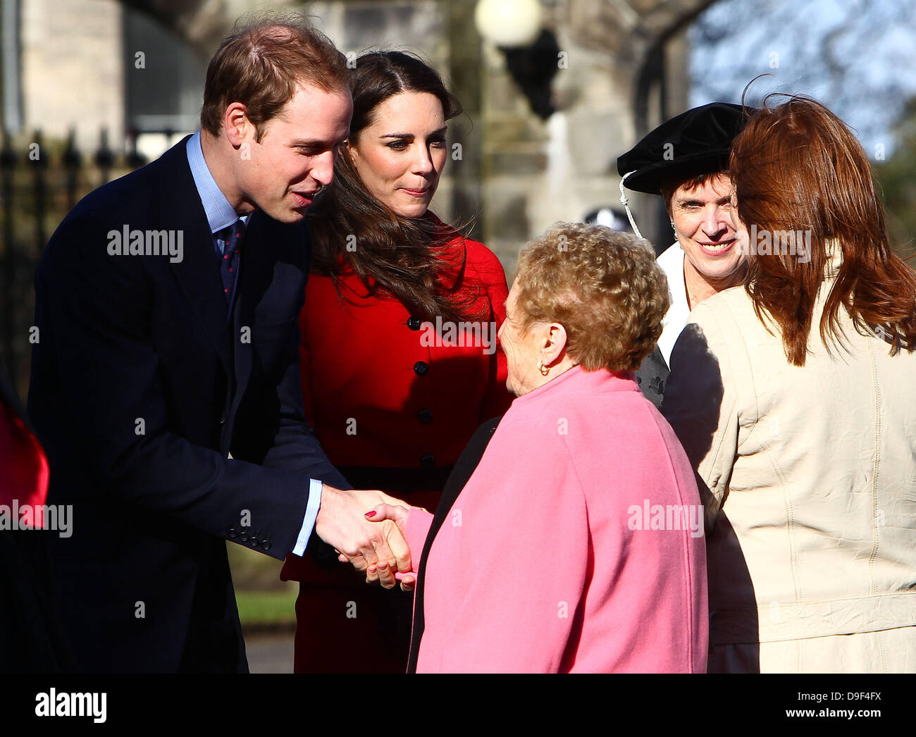 Prince William and Kate Middleton return to St. Andrews university ...