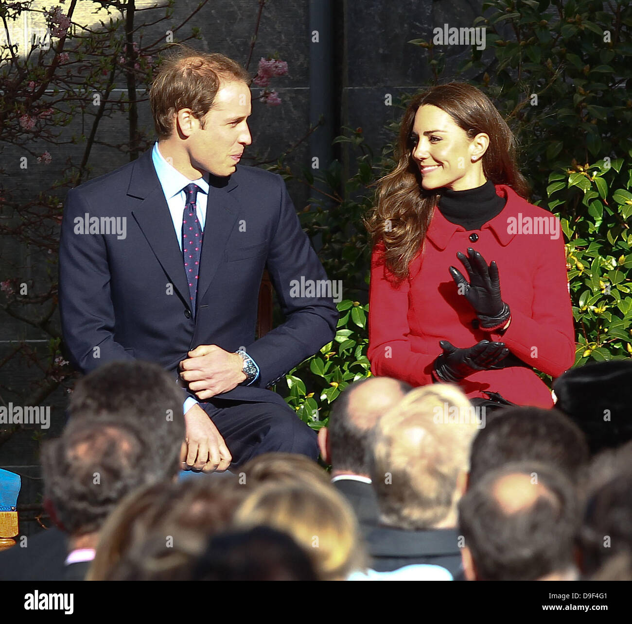 Prince William and Kate Middleton return to St. Andrews university ...