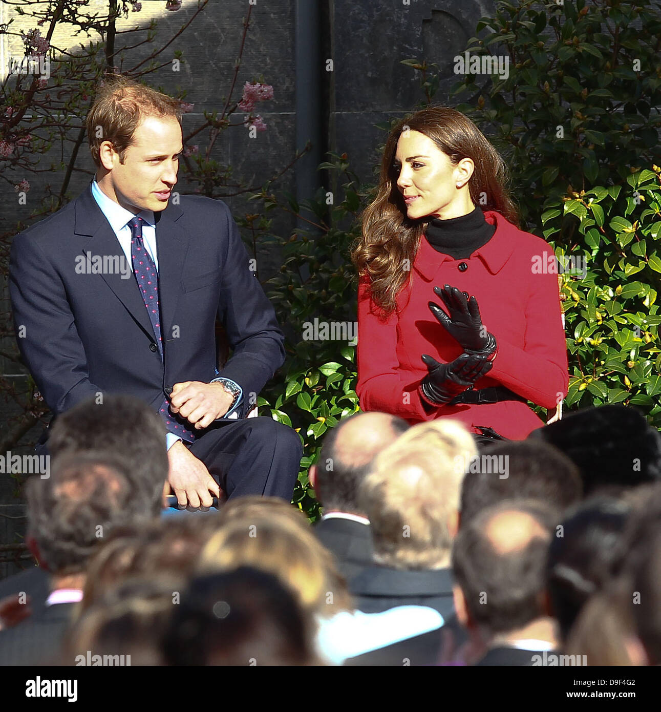 Prince William and Kate Middleton return to St. Andrews university ...