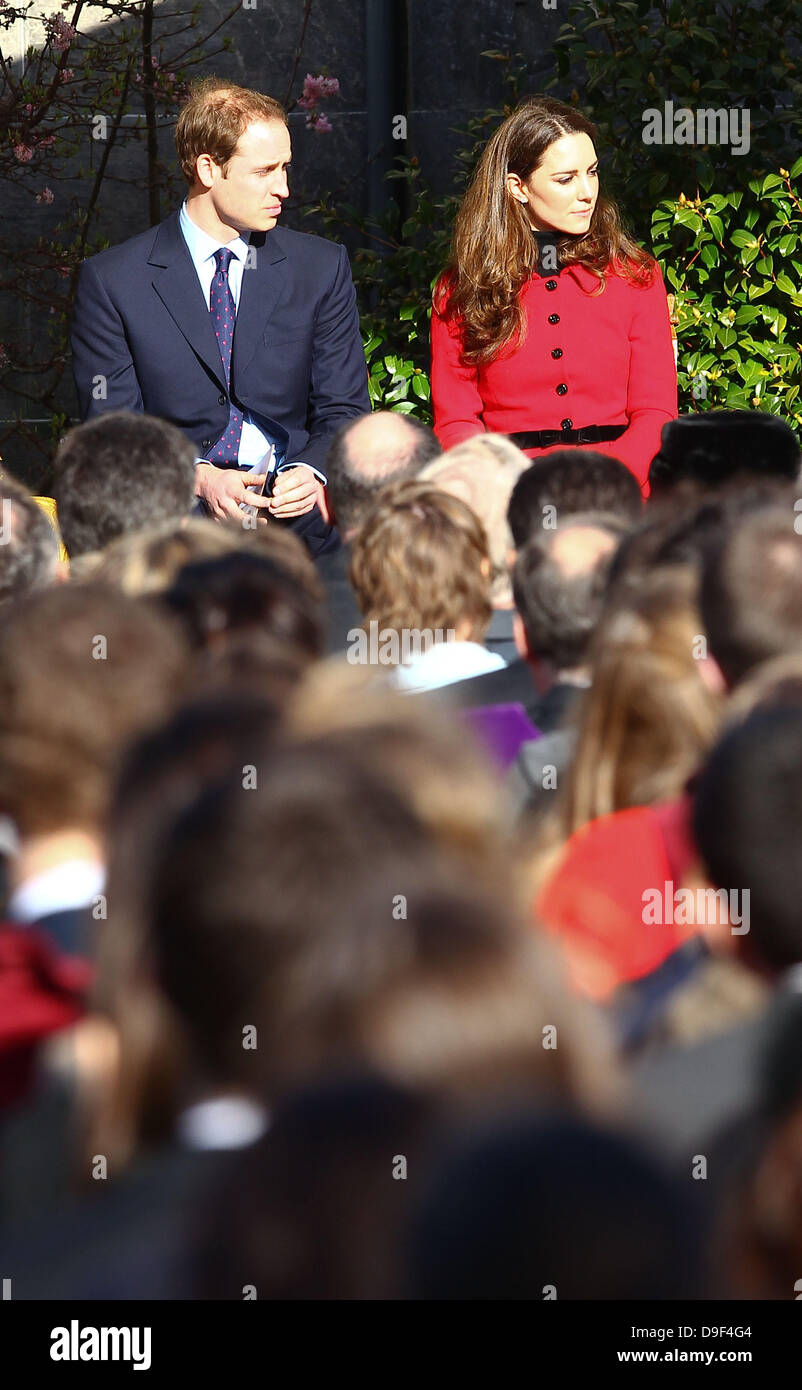 Prince William and Kate Middleton return to St. Andrews university ...