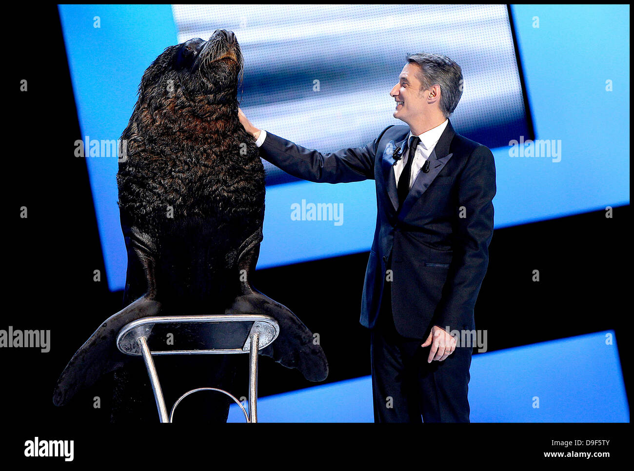 Antoine theatre paris hi-res stock photography and images - Alamy