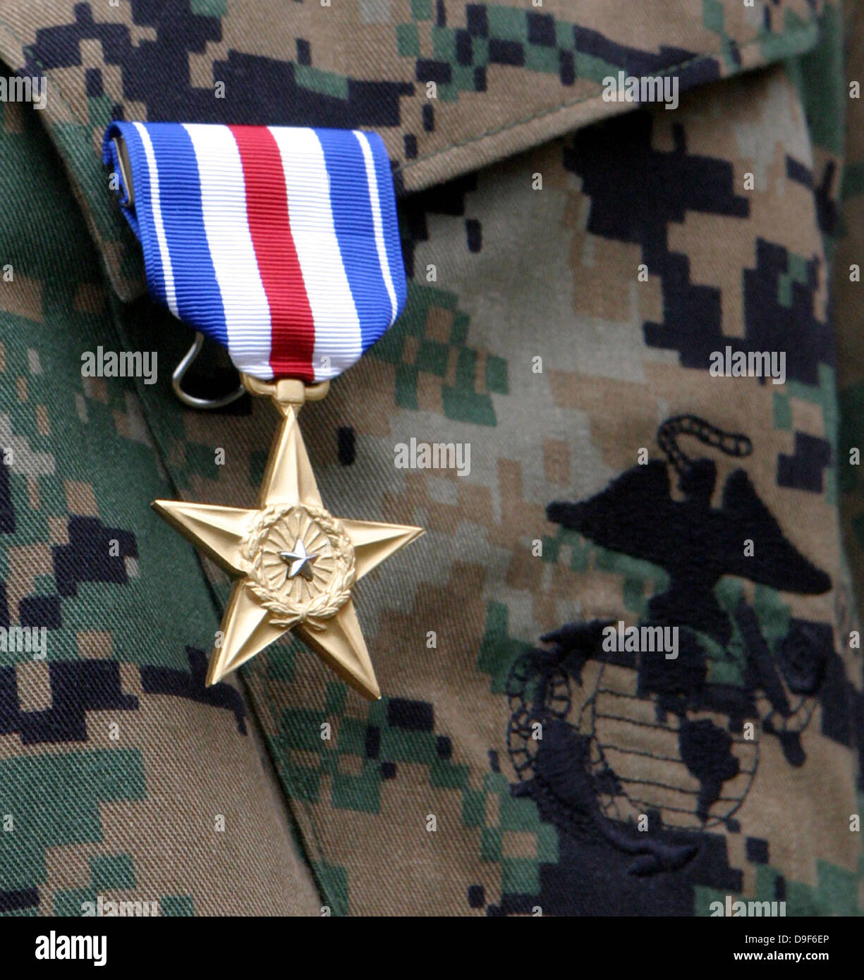 Silver star medal hi-res stock photography and images - Alamy