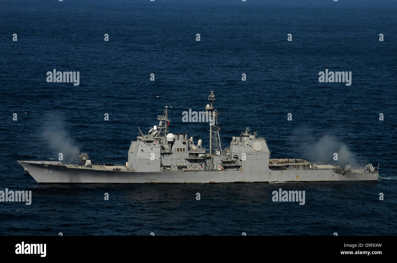 Mk 45 5 inch 54 caliber lightweight gun hi-res stock photography and ...