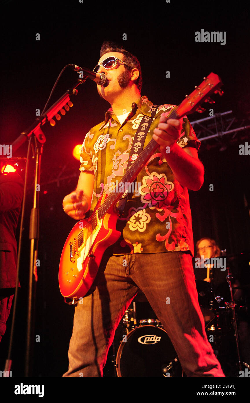 Frontman Aaron Barrett of Reel Big Fish performing at the Birmingham O2 ...