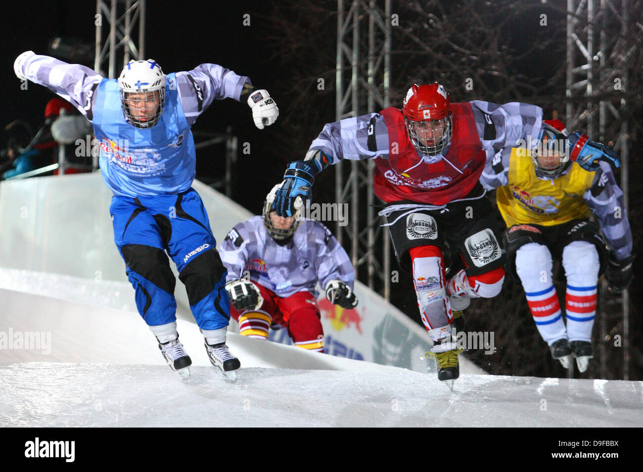 Participants compete on the 350-meter long ice track in Kolomenskoye ...