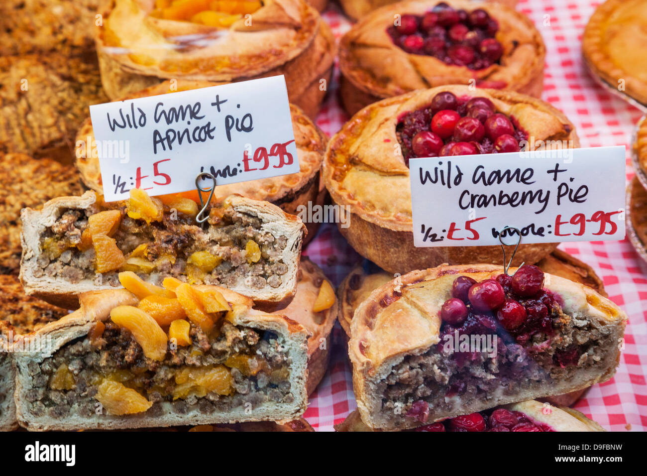 London meat pie hi-res stock photography and images - Alamy