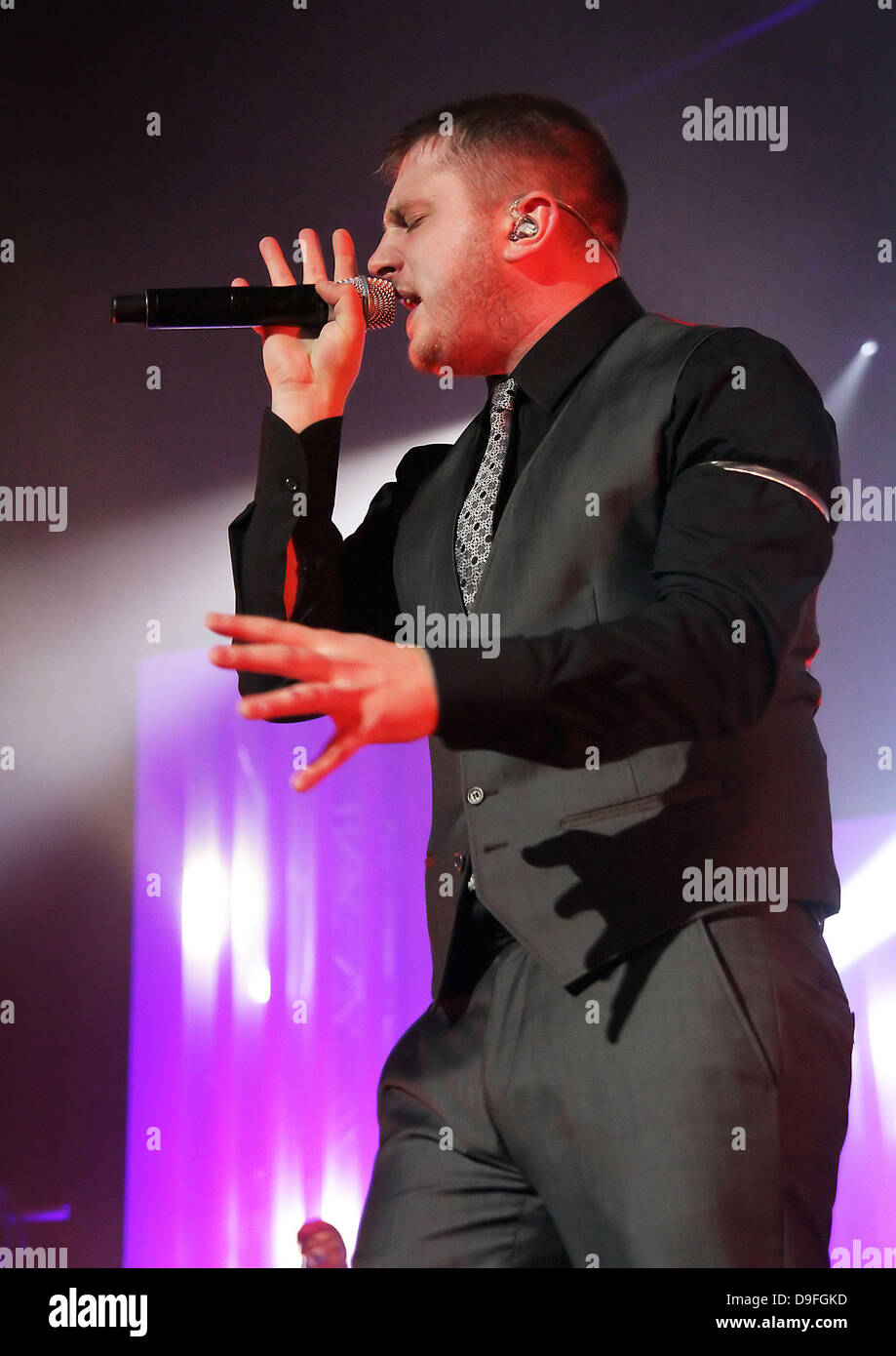 Ben Drew aka Plan B performing at Manchester Apollo. Manchester ...