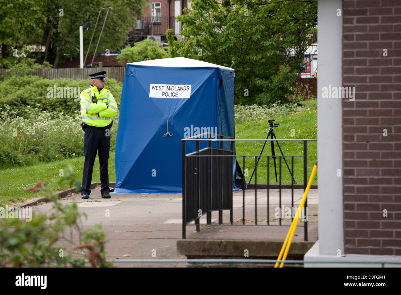 Police searching house hi-res stock photography and images - Alamy