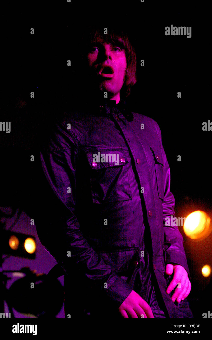 Oasis band hi-res stock photography and images - Alamy