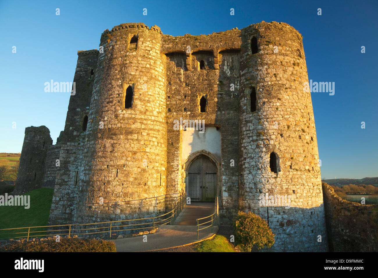 Kidwelly castle hi-res stock photography and images - Alamy