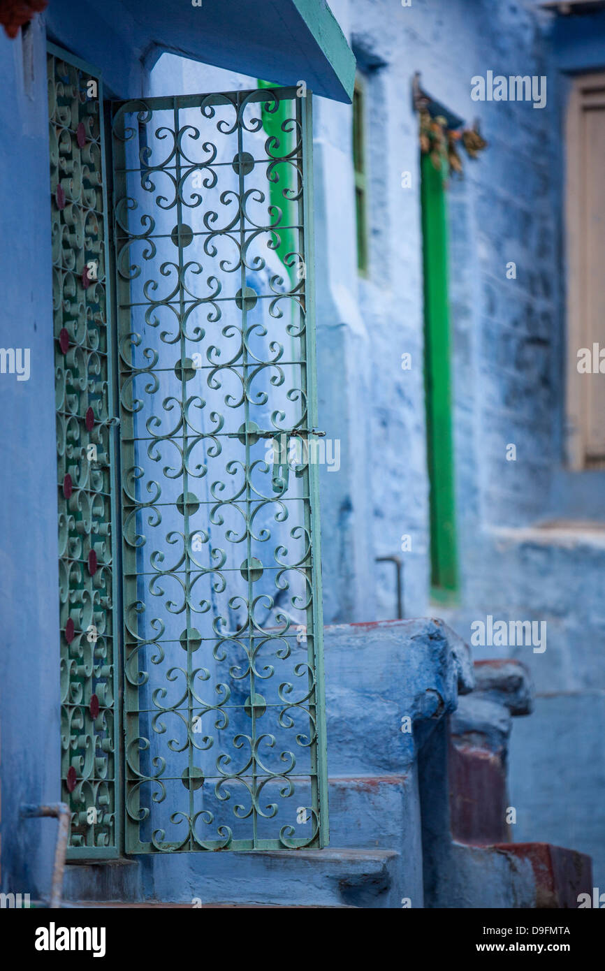 Blue buildings hi-res stock photography and images - Alamy