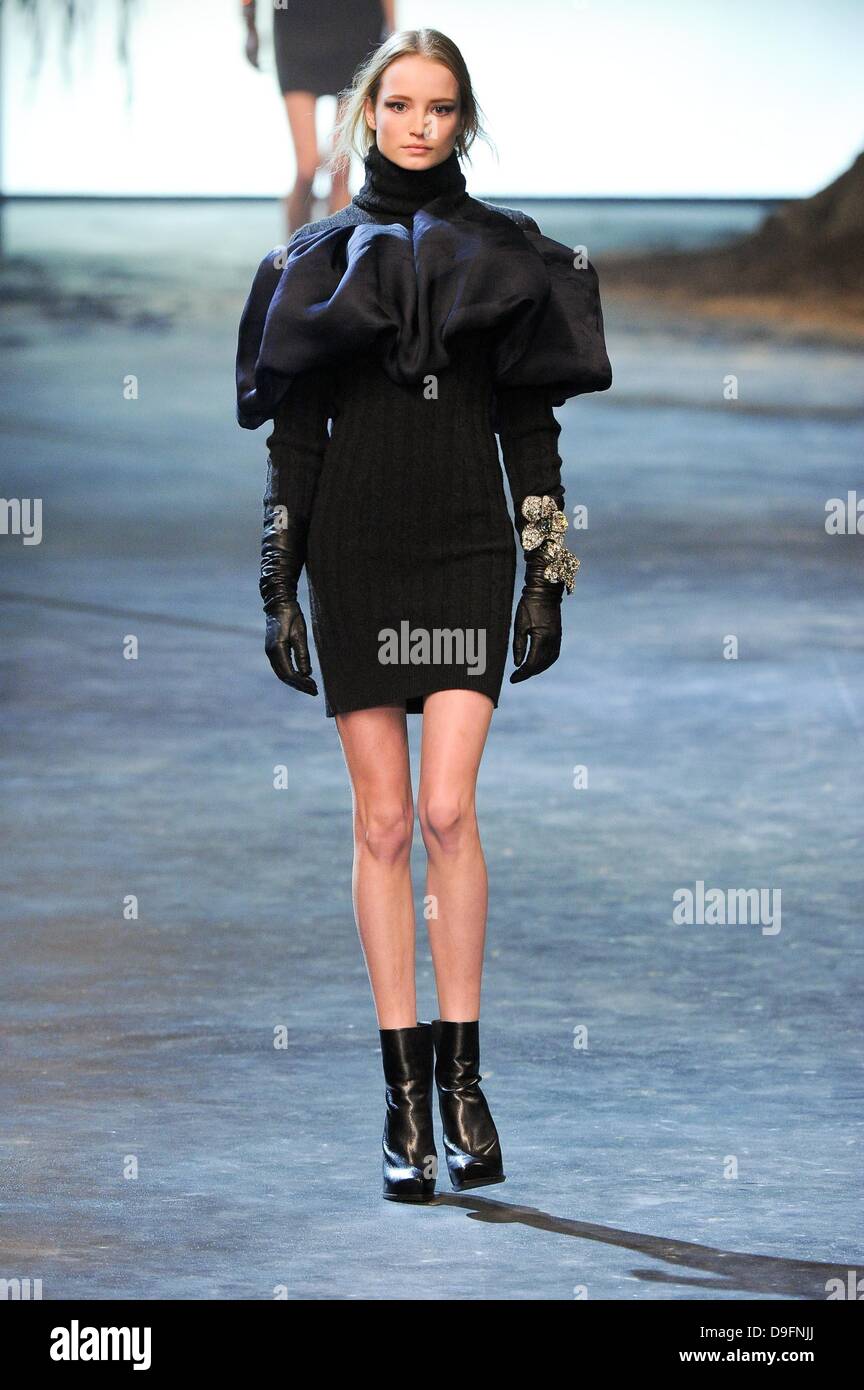 Model Paris Fashion Week Fall-Winter ready to wear 2012 - Lanvin - Catwalk Paris, France - 04.03 ...