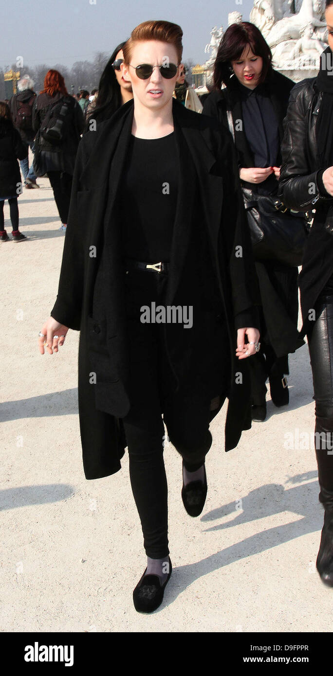 Elly Jackson Paris Fashion Week Ready To Wear Fall/Winter 2011 - Viktor ...