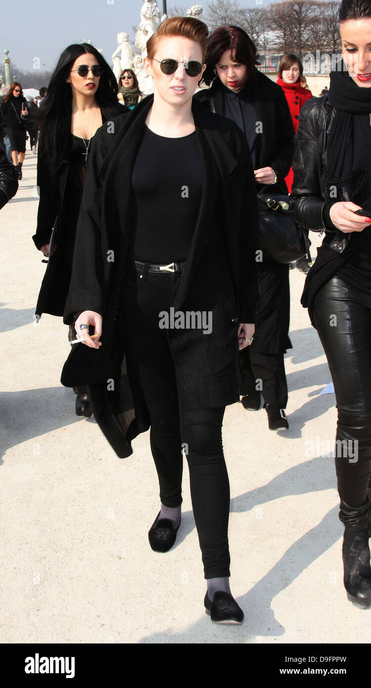 Elly Jackson Paris Fashion Week Ready To Wear Fall/Winter 2011 - Viktor ...