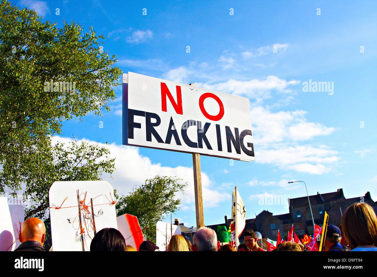 Belfast , Northern Ireland. 17th June, 2013. G8 RECAP - Thousands of ...