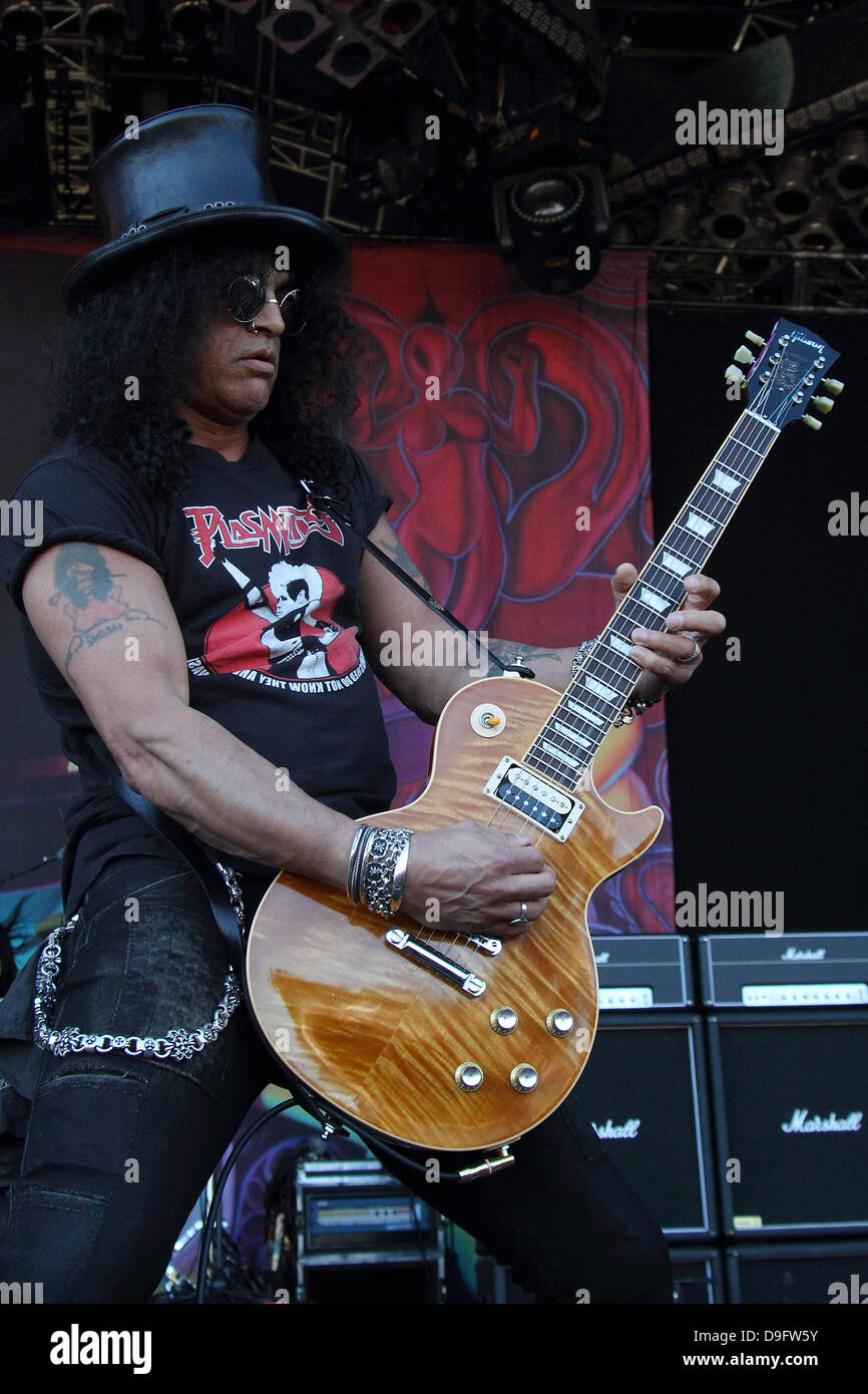 Slash performing live during the Soundwave Festival Adelaide, Australia ...