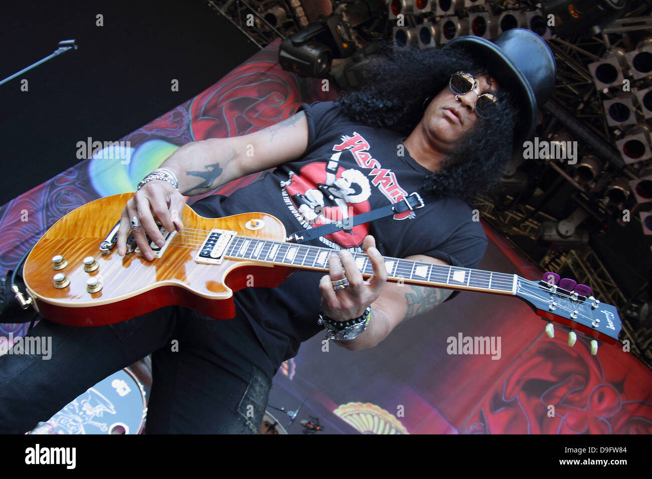 Slash performing live during the Soundwave Festival Adelaide, Australia ...