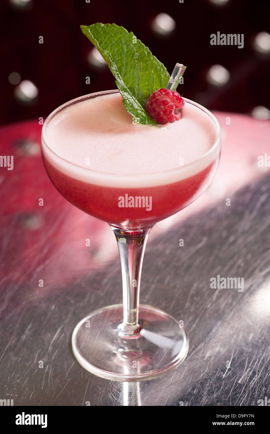 Cocktail alcohol liquor hi-res stock photography and images - Alamy