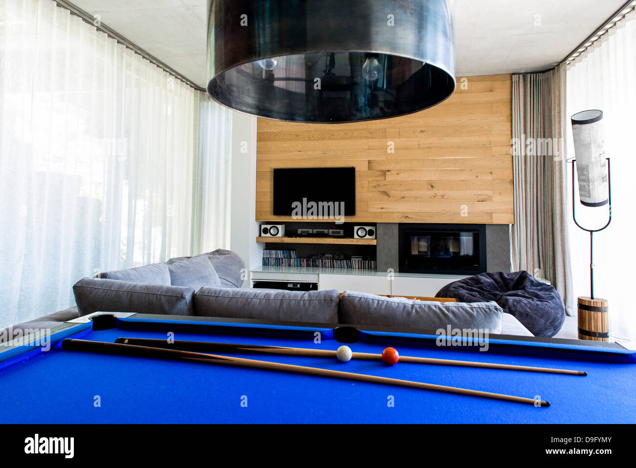 Pool table in a living room Stock Photo - Alamy