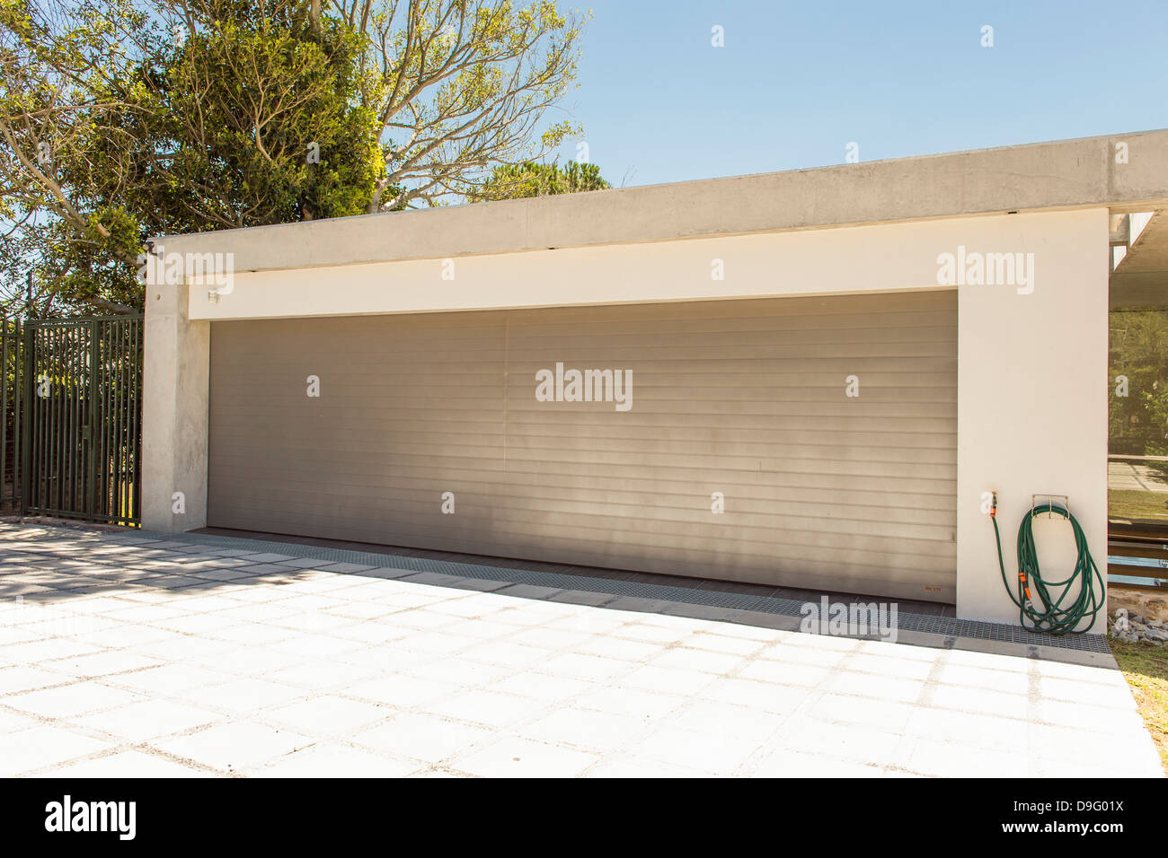 Facade of a closed store Stock Photo - Alamy