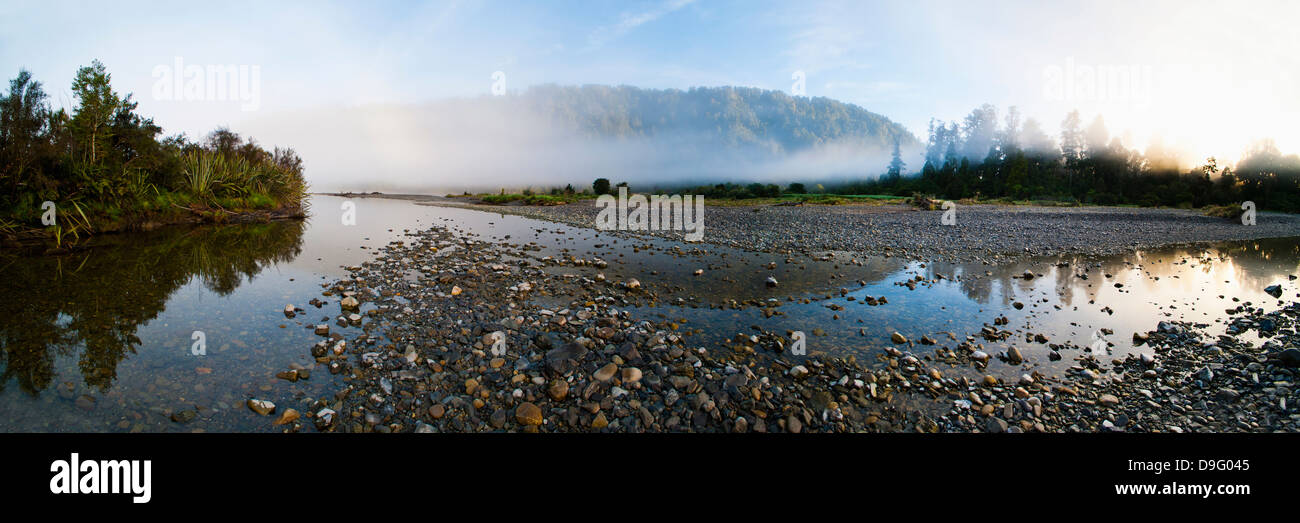 Waitangitanoa River at sunrise, Westland National Park, UNESCO World ...