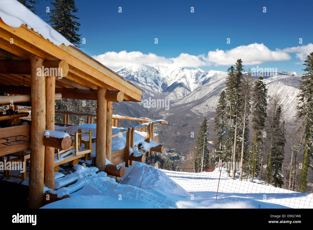 Chalet hi-res stock photography and images - Alamy
