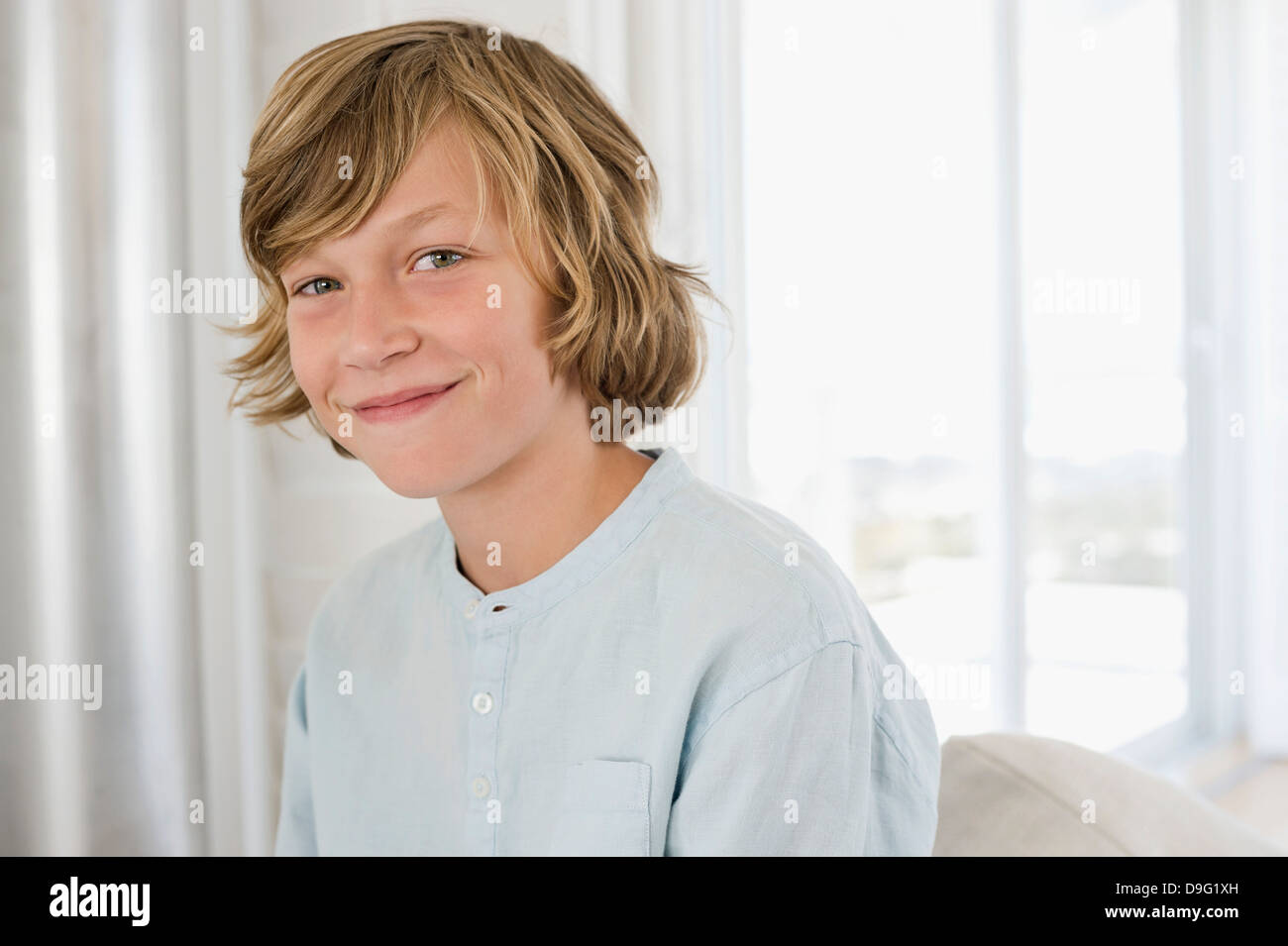 Portrait of a boy smiling Stock Photo - Alamy