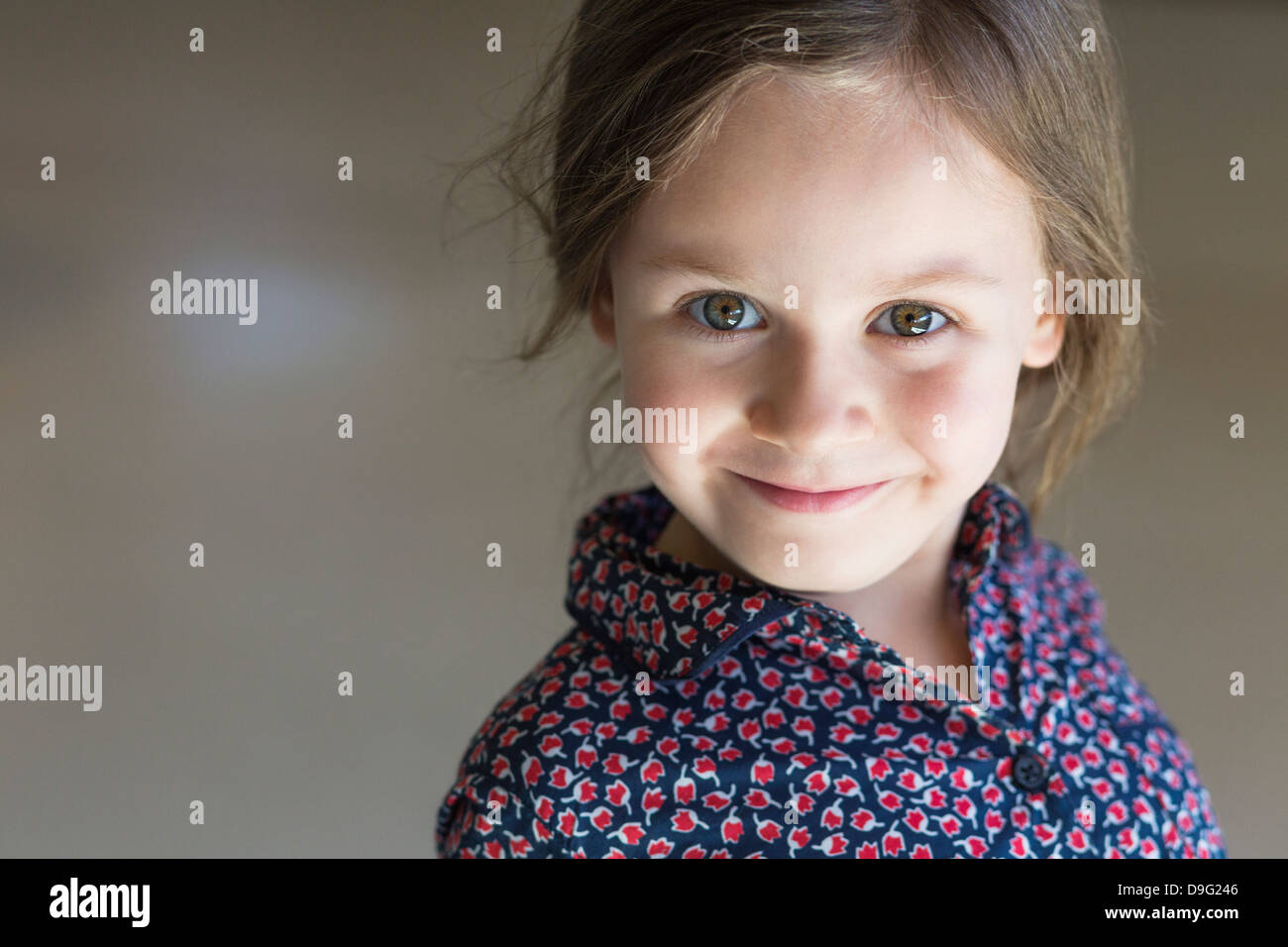 Innocent smiling girl hi-res stock photography and images - Alamy