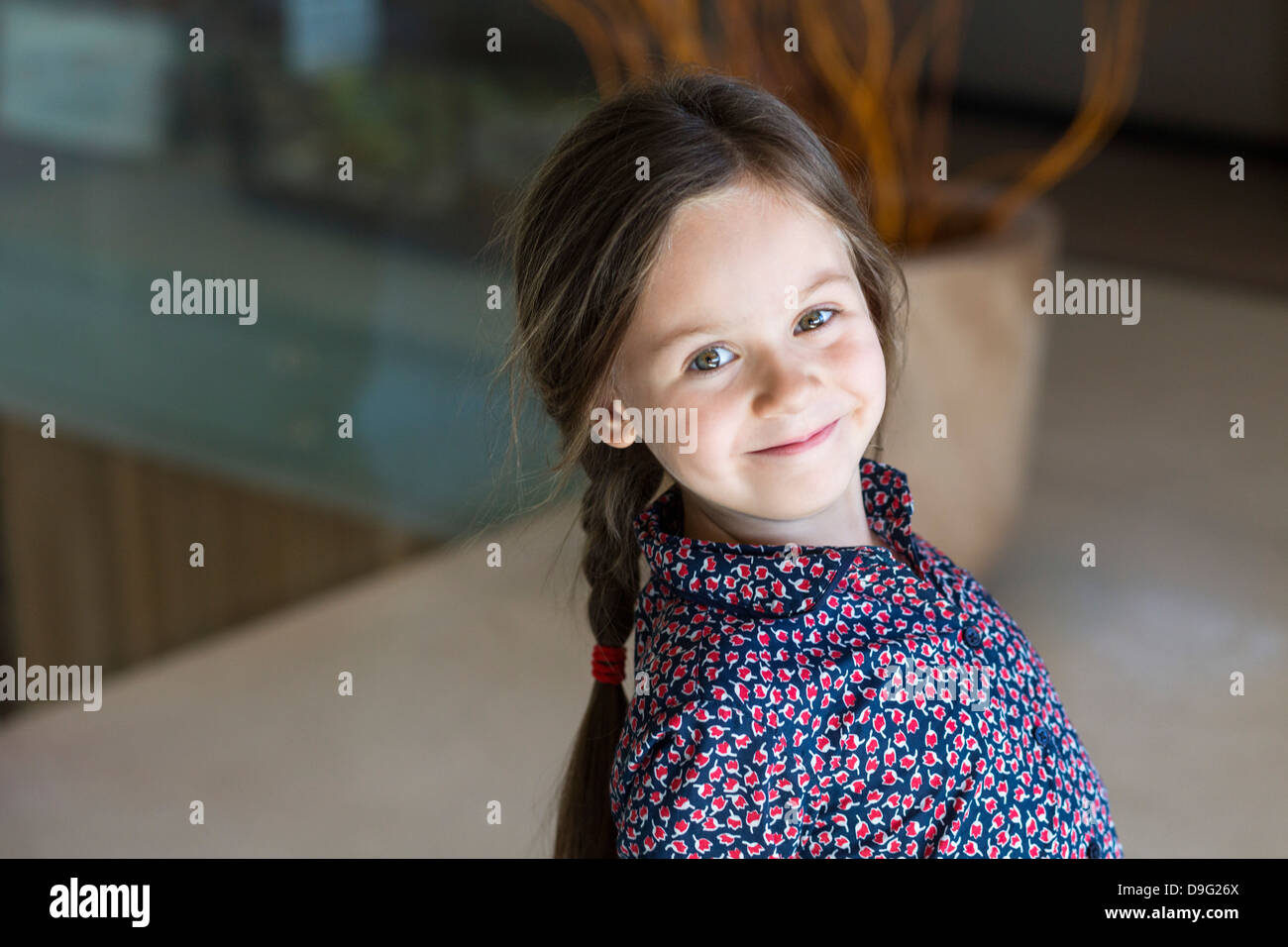 Portrait of a girl smiling Stock Photo - Alamy