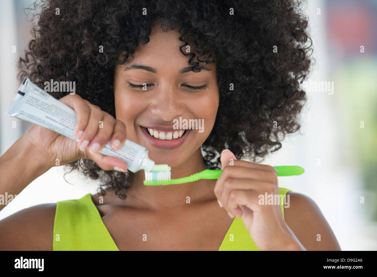 Toothpaste hi-res stock photography and images - Alamy