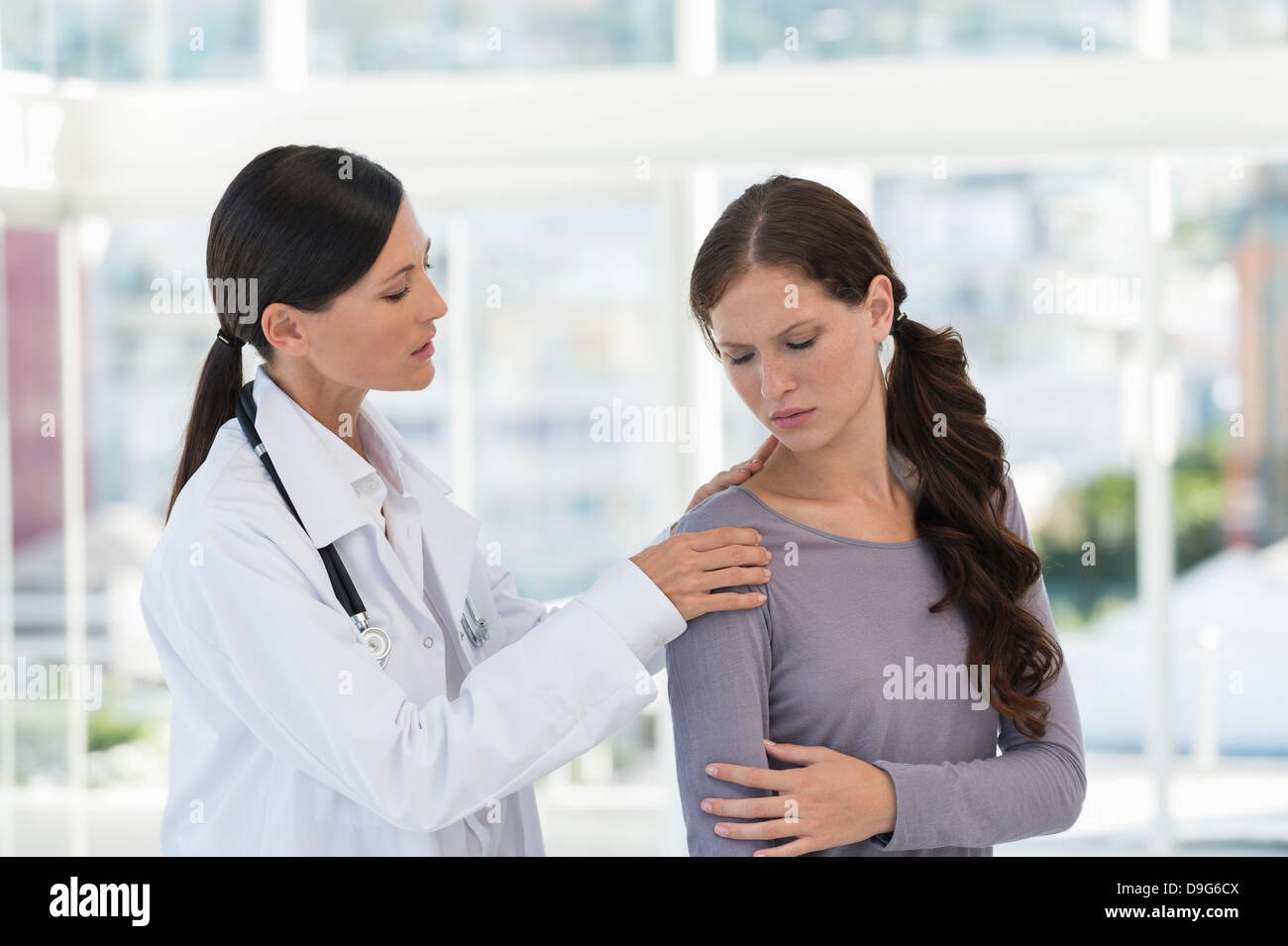Side view female doctor hi-res stock photography and images - Alamy