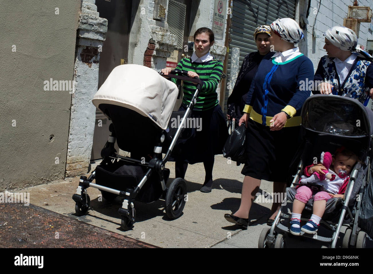 Hasidic jews in Williamsburg. Brooklyn. New York Stock Photo - Alamy