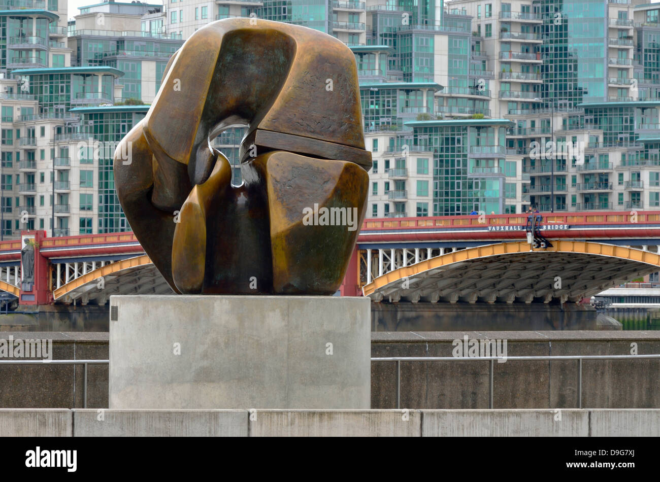 London, England, UK. Millbank. Locking Piece (1963-64) by Henry Moore ...